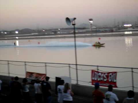 World Record barefoot skiing