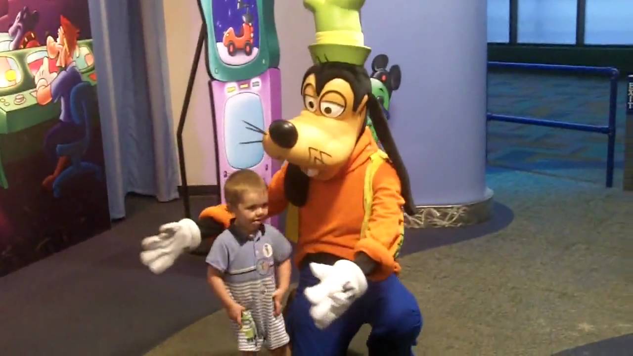Aiden Taking Pictures with Goofy - YouTube
