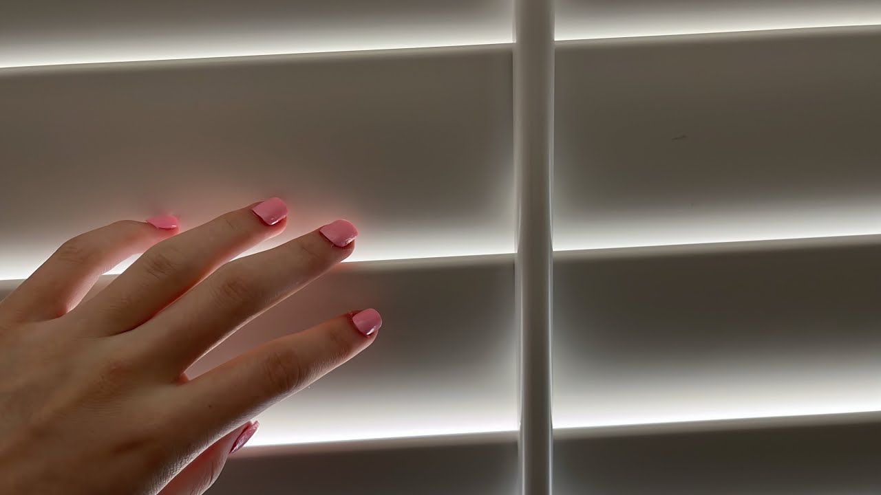 ASMR One minute of window tapping 🪟 - YouTube