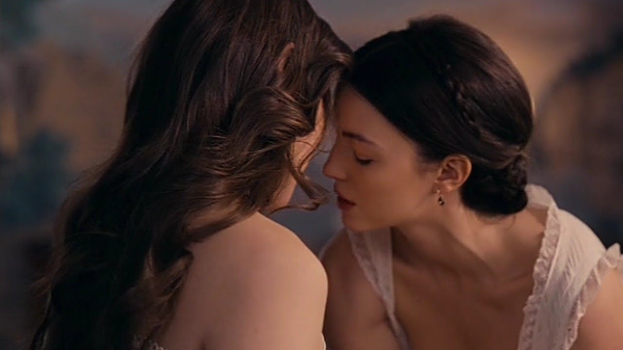 Emily And Sue Kissing Scene Dickinson Season 2 ×10 Youtube