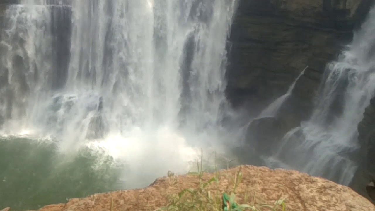 Purwa water fall Rewa MP - YouTube