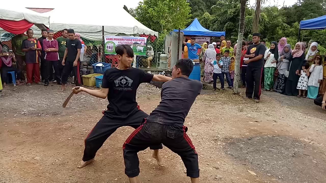 Gayong Limbong - Tempur Parang - YouTube