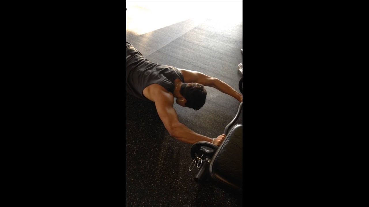 Barbell Ab Roll-out Exercise (EZ Curl Bar) - YouTube
