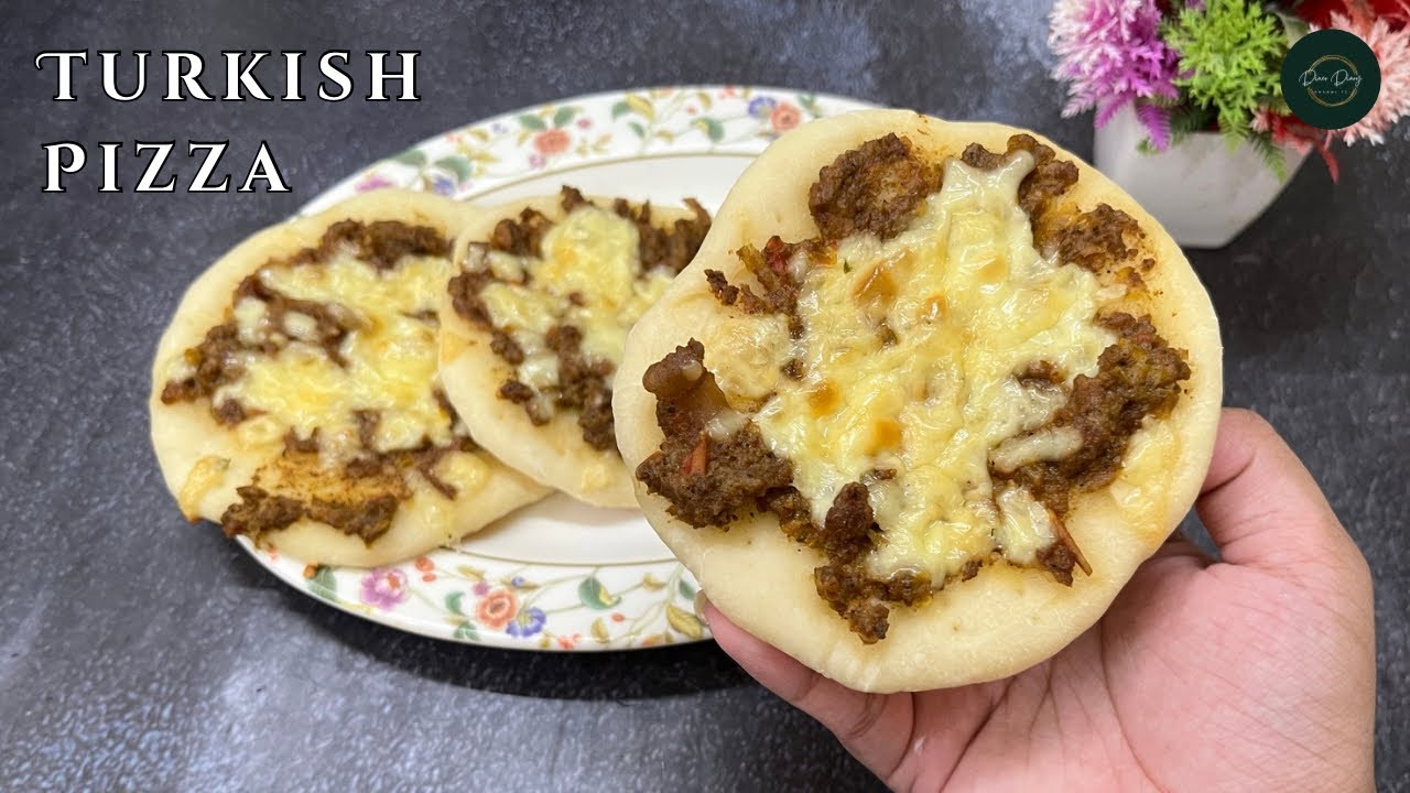 Turkish Pizza | Keema Fatayer | Recipe by Diner Diary 👩‍🍳 - YouTube