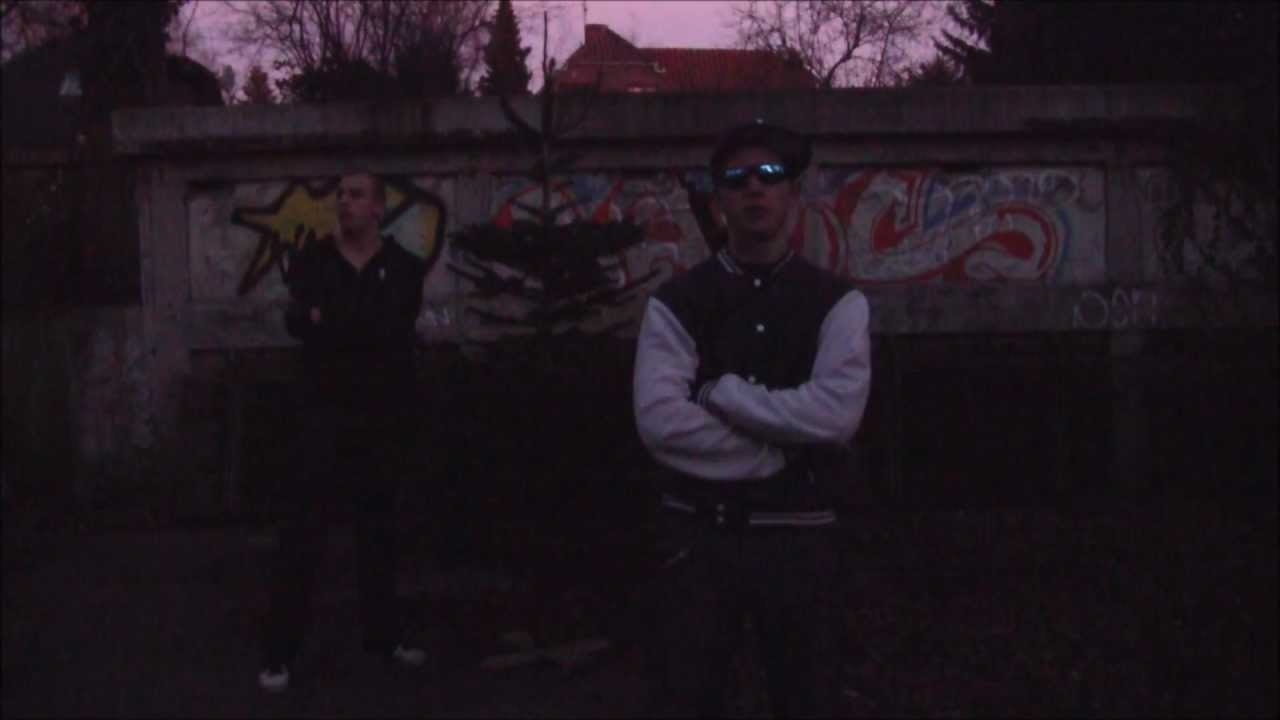 EXPLODING CHRISTMAS TREE!!! - YouTube