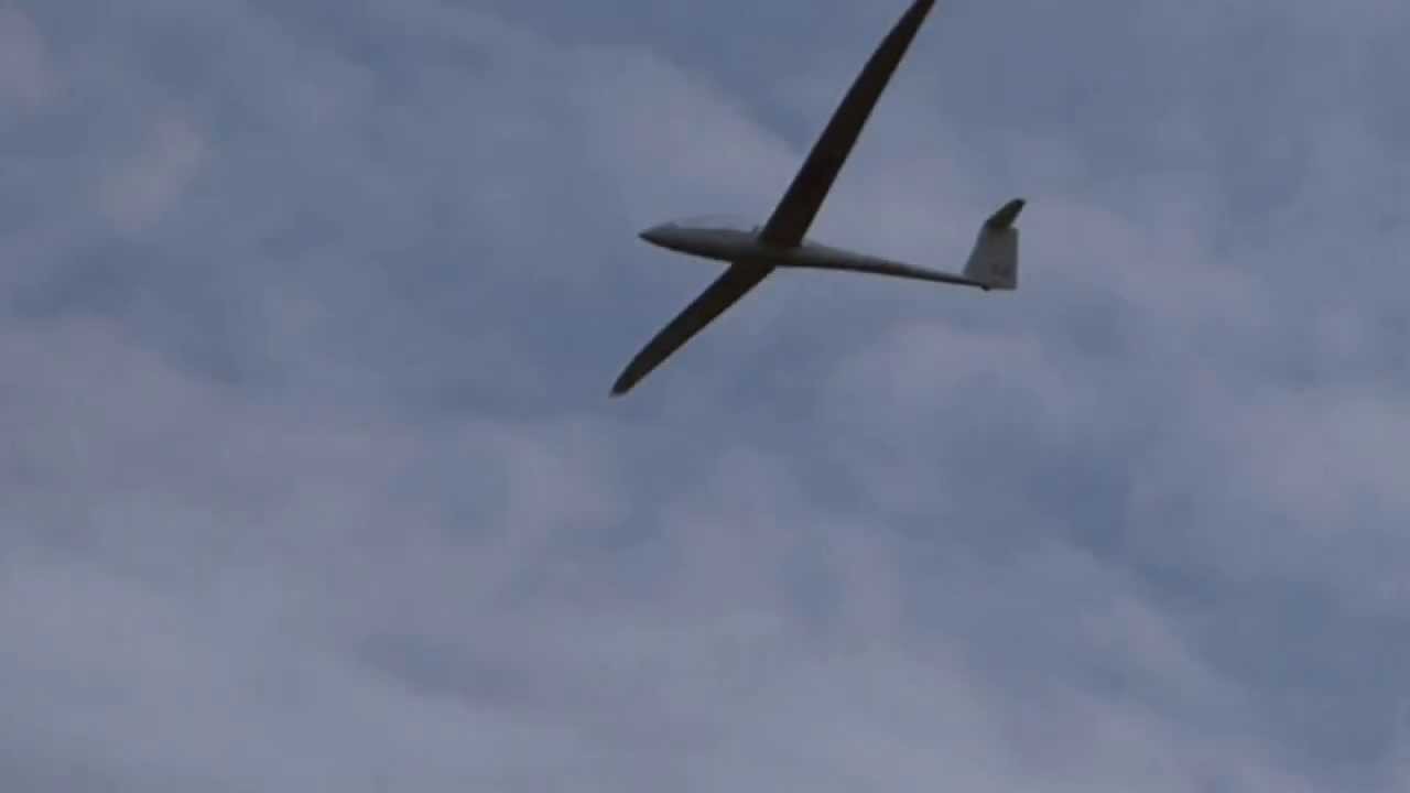 Nimbus 4D motorisé atterrissage - YouTube