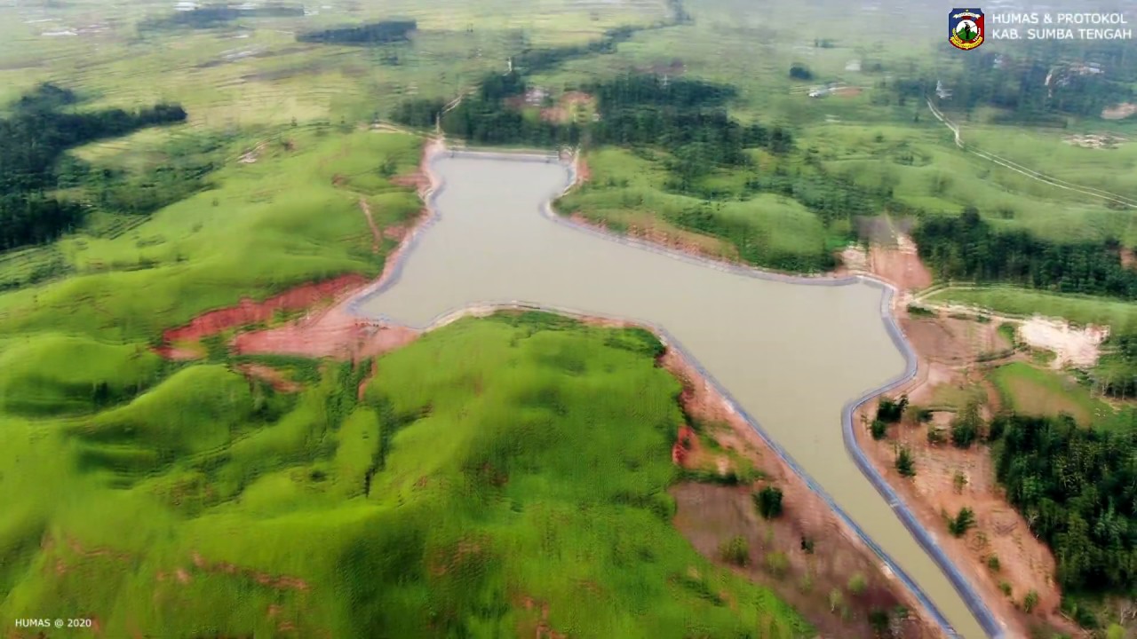 KEINDAHAN EMBUNG TERBESAR DI SUMBA TENGAH - YouTube