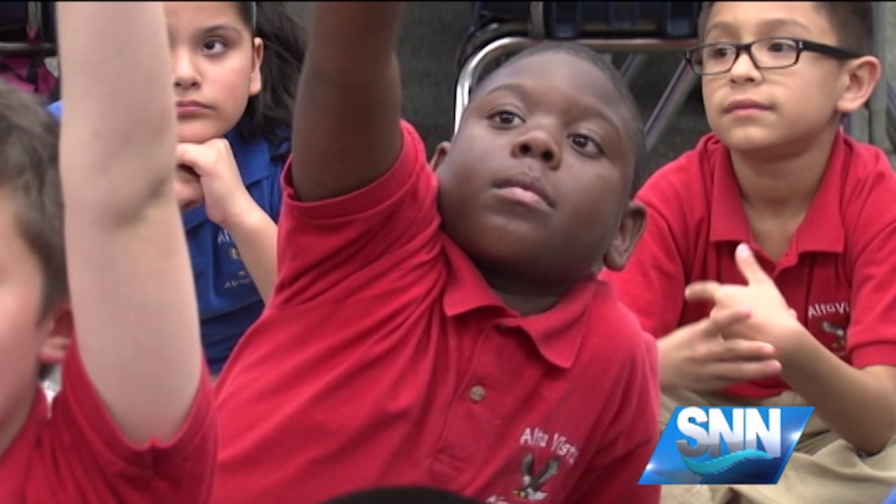 SNN: Chief Meteorologist Justin Mosely Speaks with Students on the ...