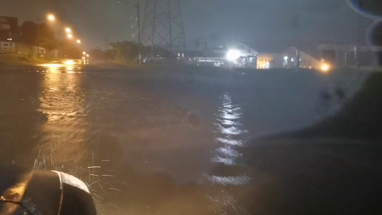 Durban storm causes flooding - YouTube