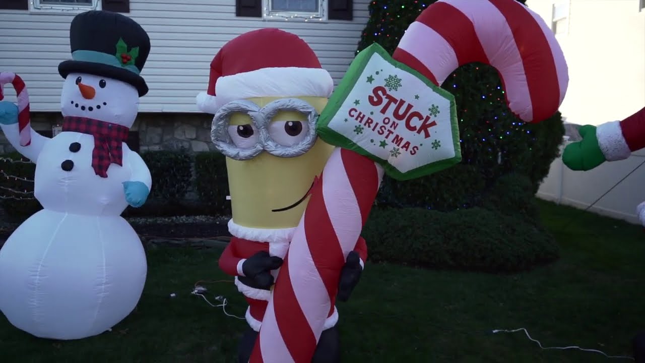 Kevin Minion Airblown Inflatable Christmas 2020 4K - YouTube