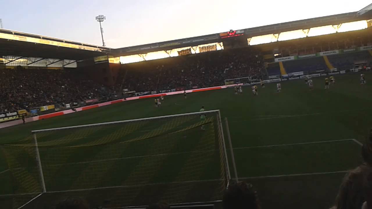 Breda's Yellow Army tijdens NAC - Ajax, 0-0 - YouTube