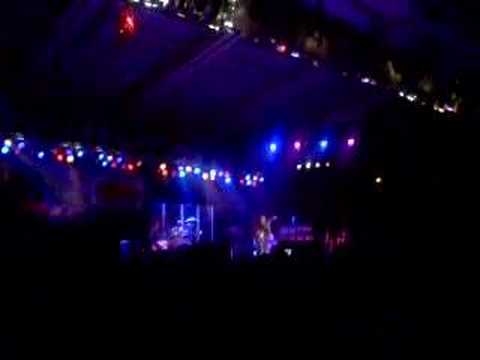 JoJo "Weak" Live Concert - YouTube