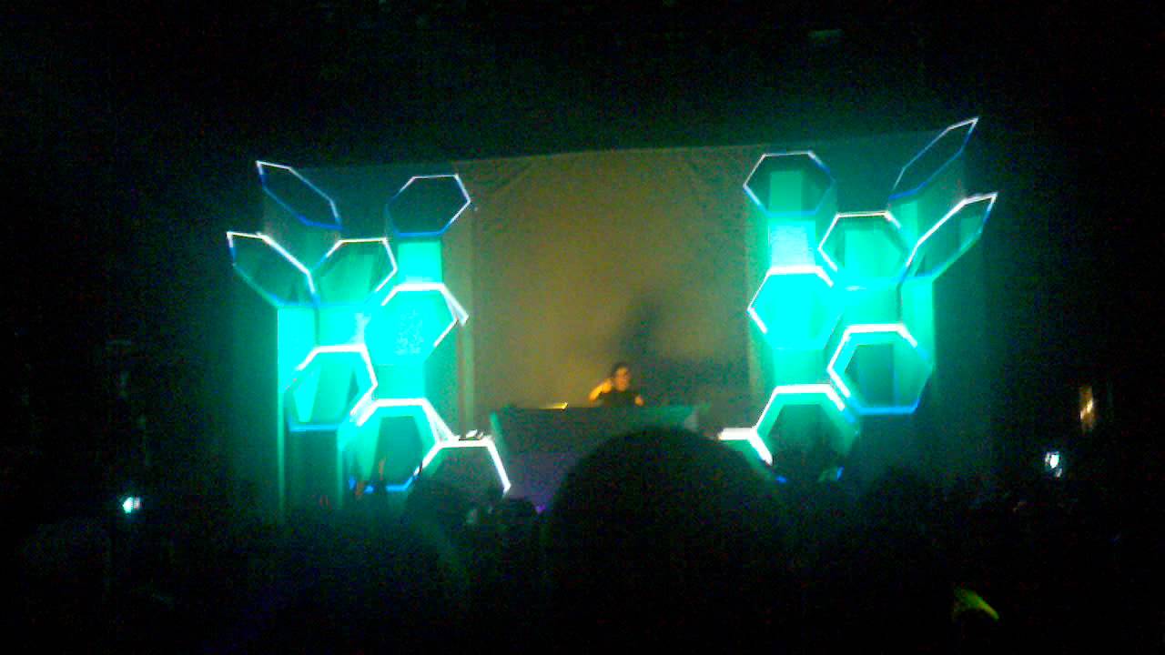 skrillex concert part 2 - YouTube