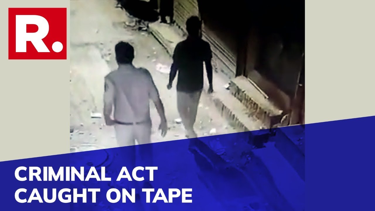 Caught On Cam: Thieves Dressed As Police Officers Rob Gold Worth ₹2 ...