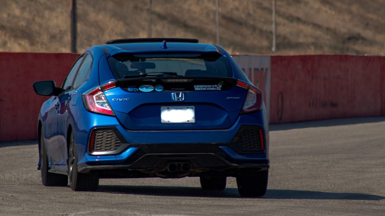 FK7 Chasing Down A FG4 At Toronto Motorsports Park - YouTube