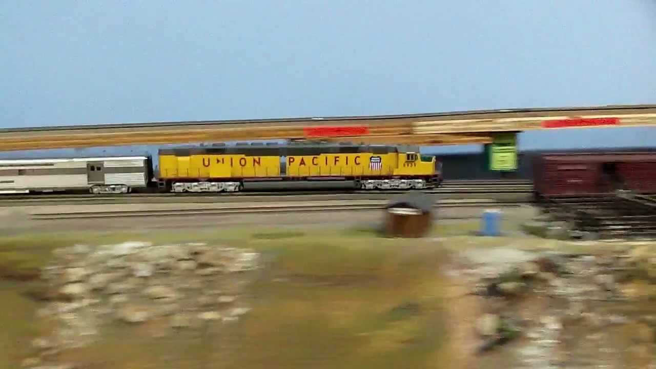 HO Scale DDA40X Running On The AMRE Layout (HD) - YouTube