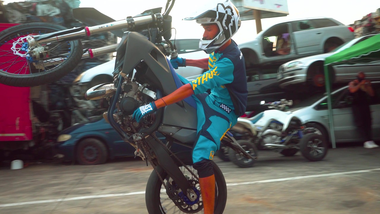 il mio PRIMO spettacolo da STUNT-RIDER | raduno di Gio magarelli - YouTube