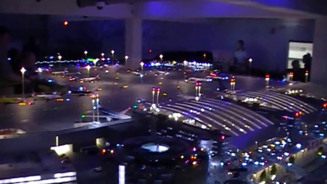World's Largest Miniature Airport at Miniatur Wunderland - YouTube