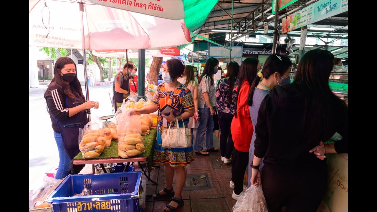 [4K] "Sala Daeng Market" food court and market on lunchtime, Bangkok ...