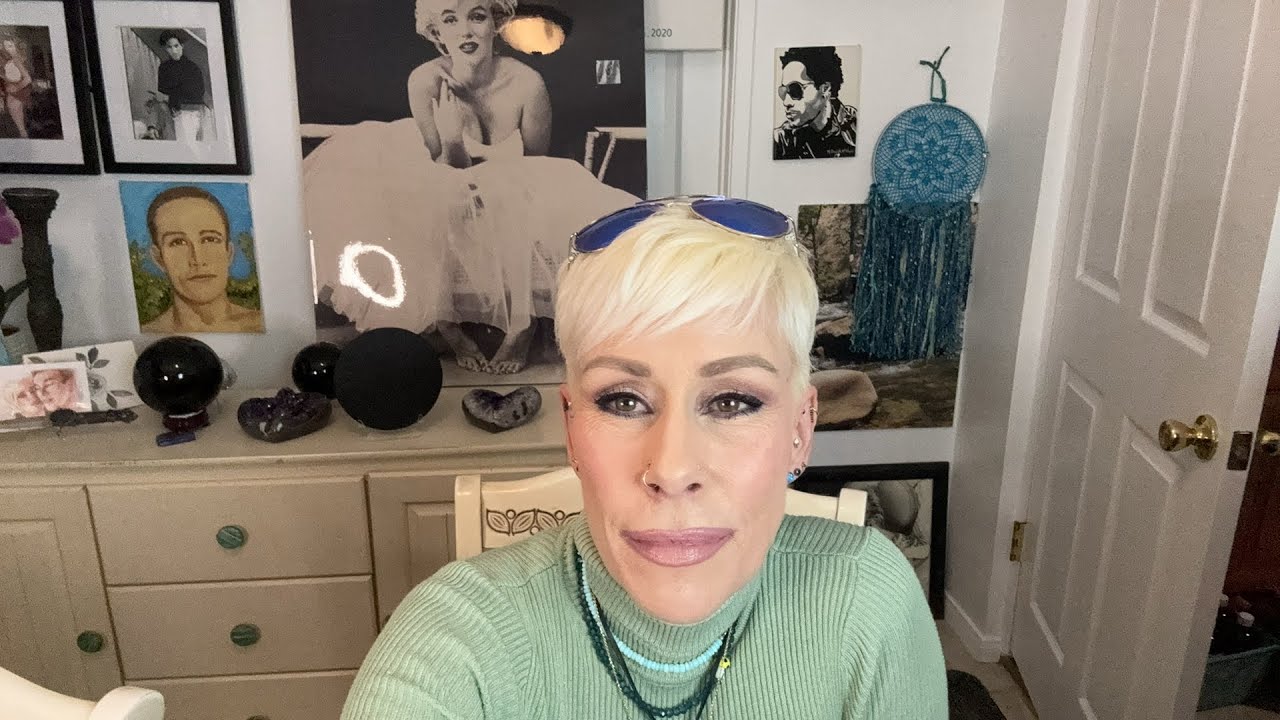 Sloan Bella is live! - YouTube