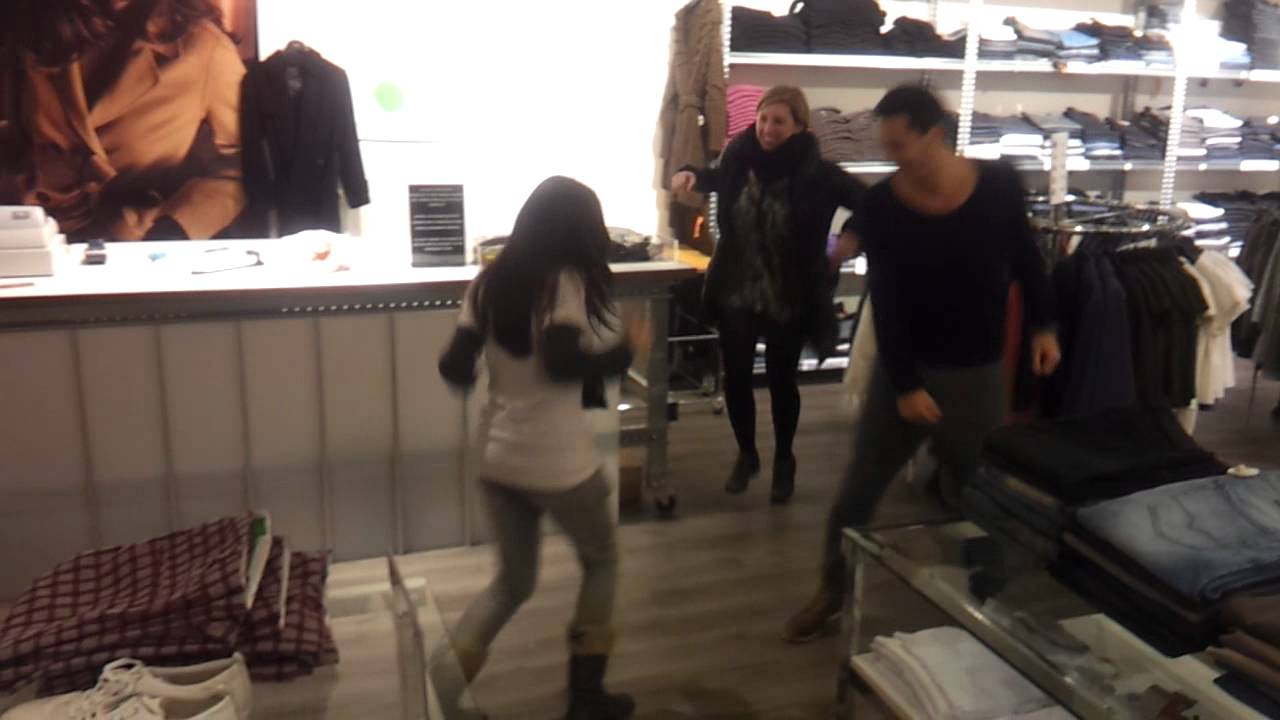 Taekwondo fight with weird dancing girl... - YouTube