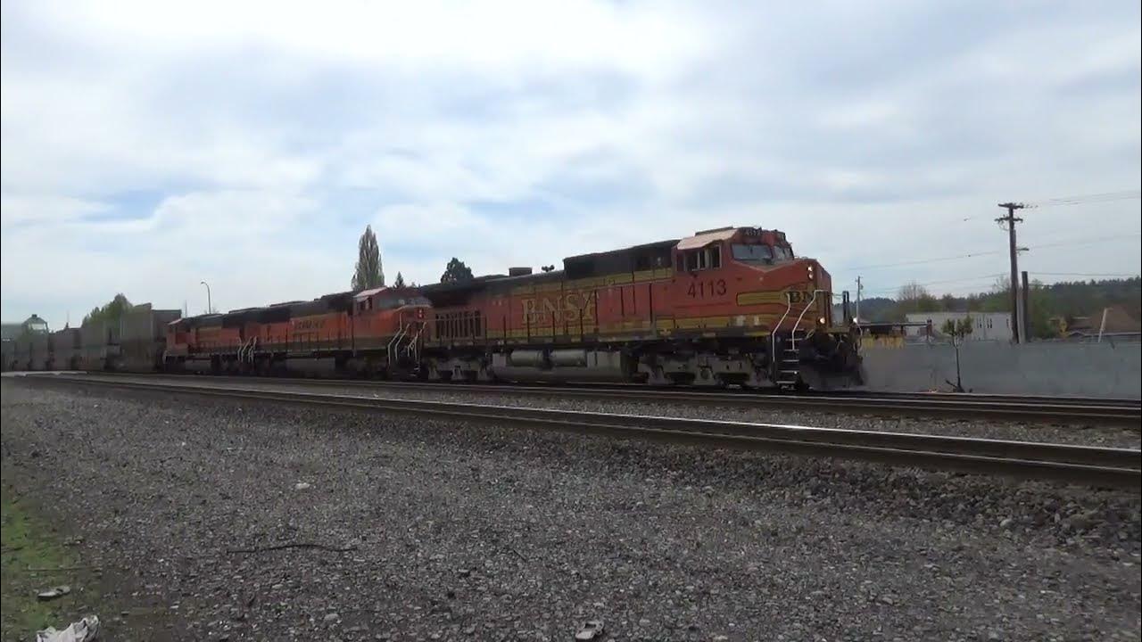 (Northbound) BNSF Garbage Train passes through Auburn, WA. - YouTube