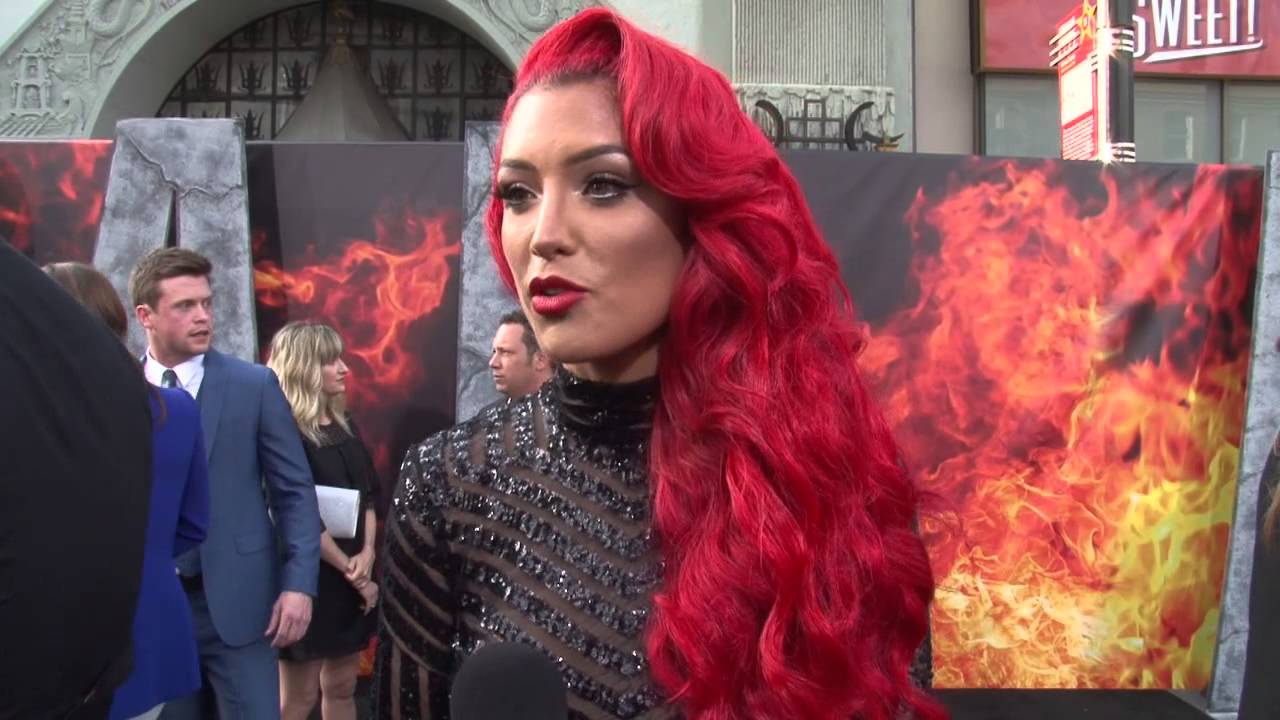 San Andreas: Eva Marie Exclusive Premiere Interview | ScreenSlam - YouTube