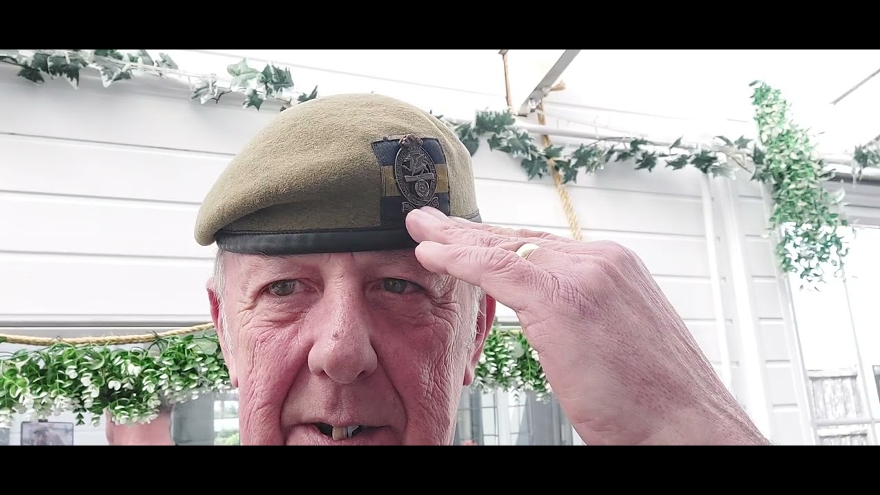 British Army Berets - Shaping & Wearing - YouTube