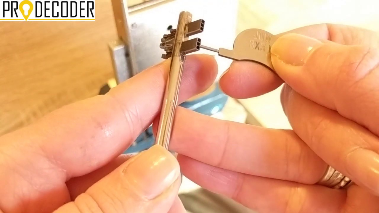 Juwel 3x3 New Lock - Prodecoder Automatic Opening - YouTube
