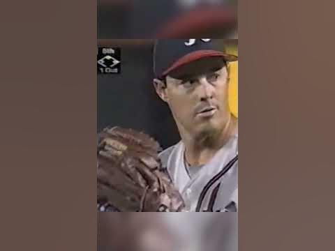 Greg Maddux vs. Tony Gwynn...wait until the end! LOL #mlb - YouTube