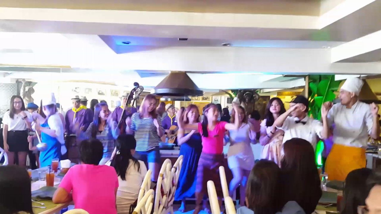 BUCO LOCO DANCE WITH ANGIE AND FAMILY 😎 - YouTube