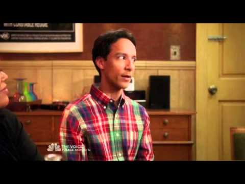 Robert Tarpinian as Toby the Pizza Guy on NBC's Community "Course ...