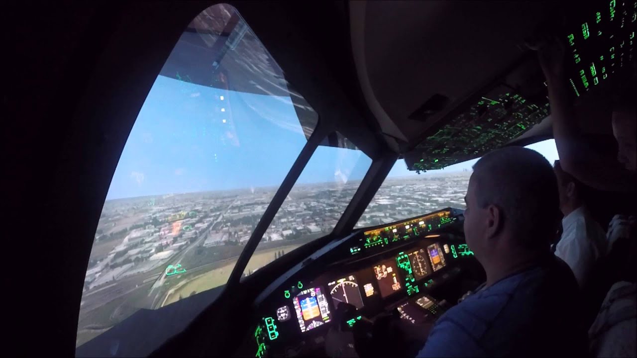 Boeing 777 flight simulator - YouTube