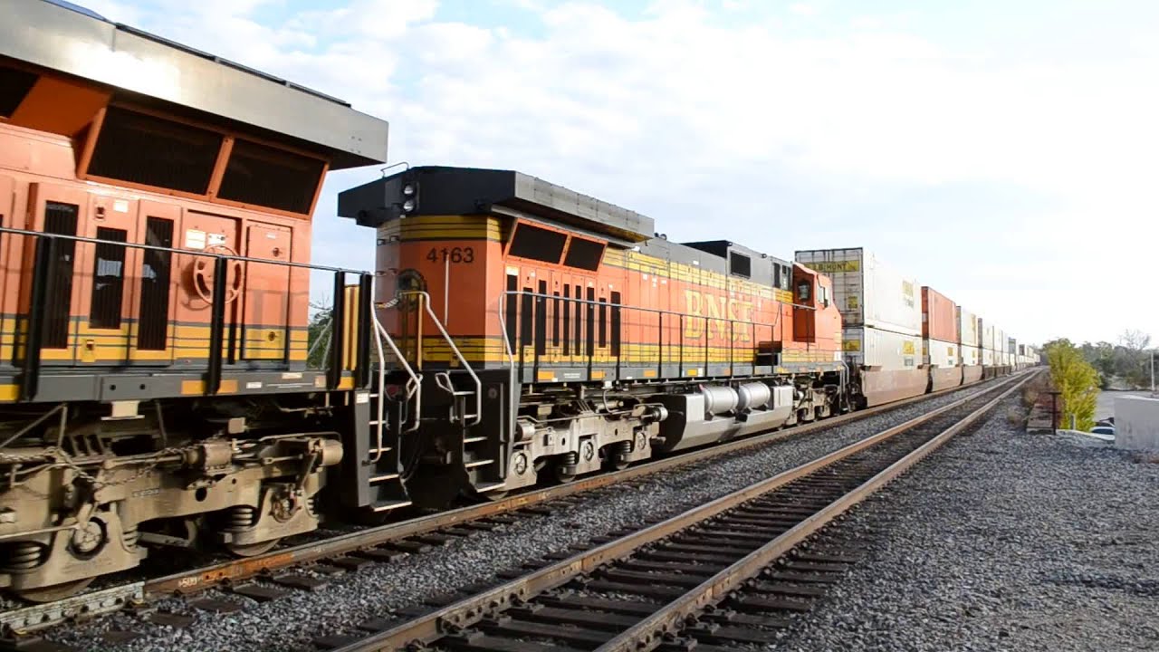 BNSF 7088 East - Joliet, IL - YouTube