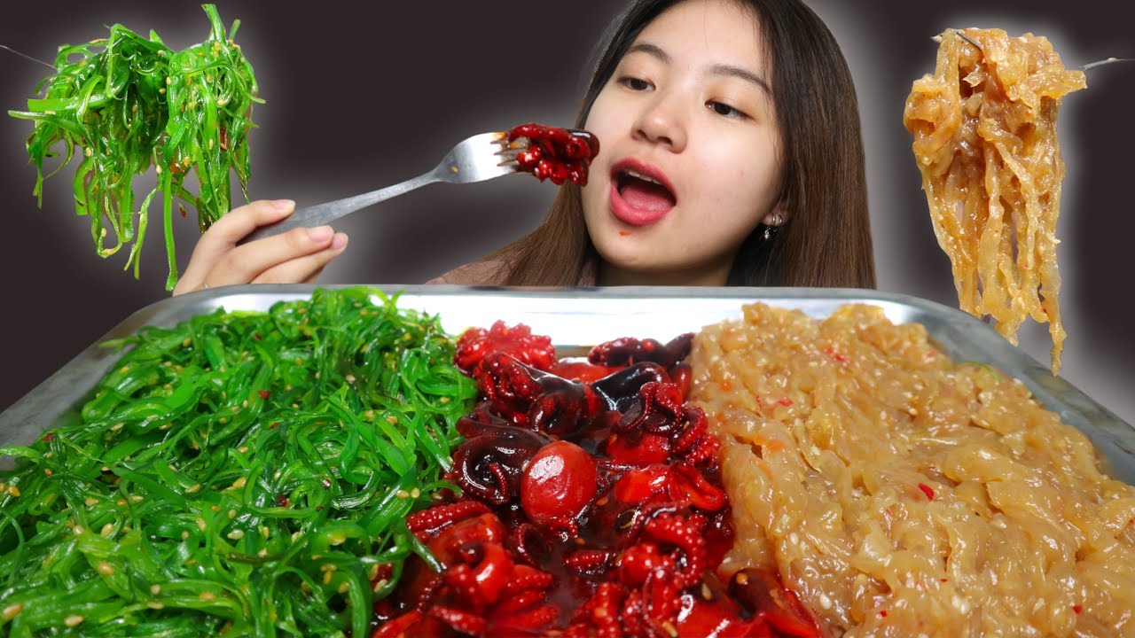 MUKBANG BABY OCTOPUS, CHUKA IDAKO, WAKAME, KURAGE - YouTube
