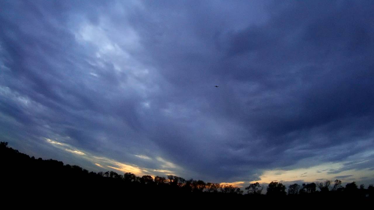 Hobbyzone F4U Corsair S 1121mm RTF with AS3X-Safe+ Flying a Dark Plane ...