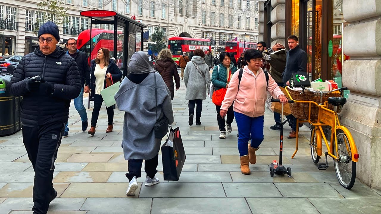 London City Christmas Live Camera | London Christmas lights and Shops ...