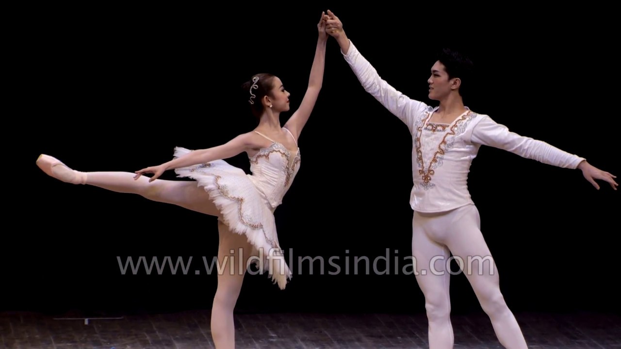 Classic Grand Pas de Deux Ballet by Guangzhou Ballet - YouTube