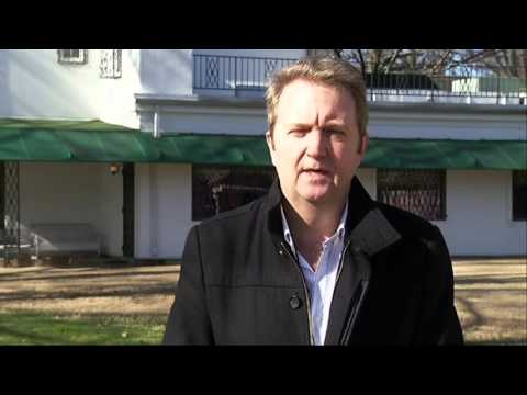 Elvis Fans Gather to Celebrate the King