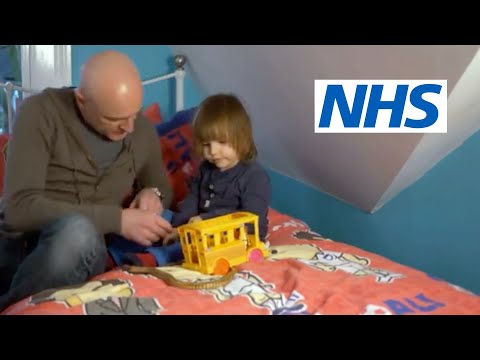 What's the best way to deal with tantrums? (18 to 30 months) | NHS
