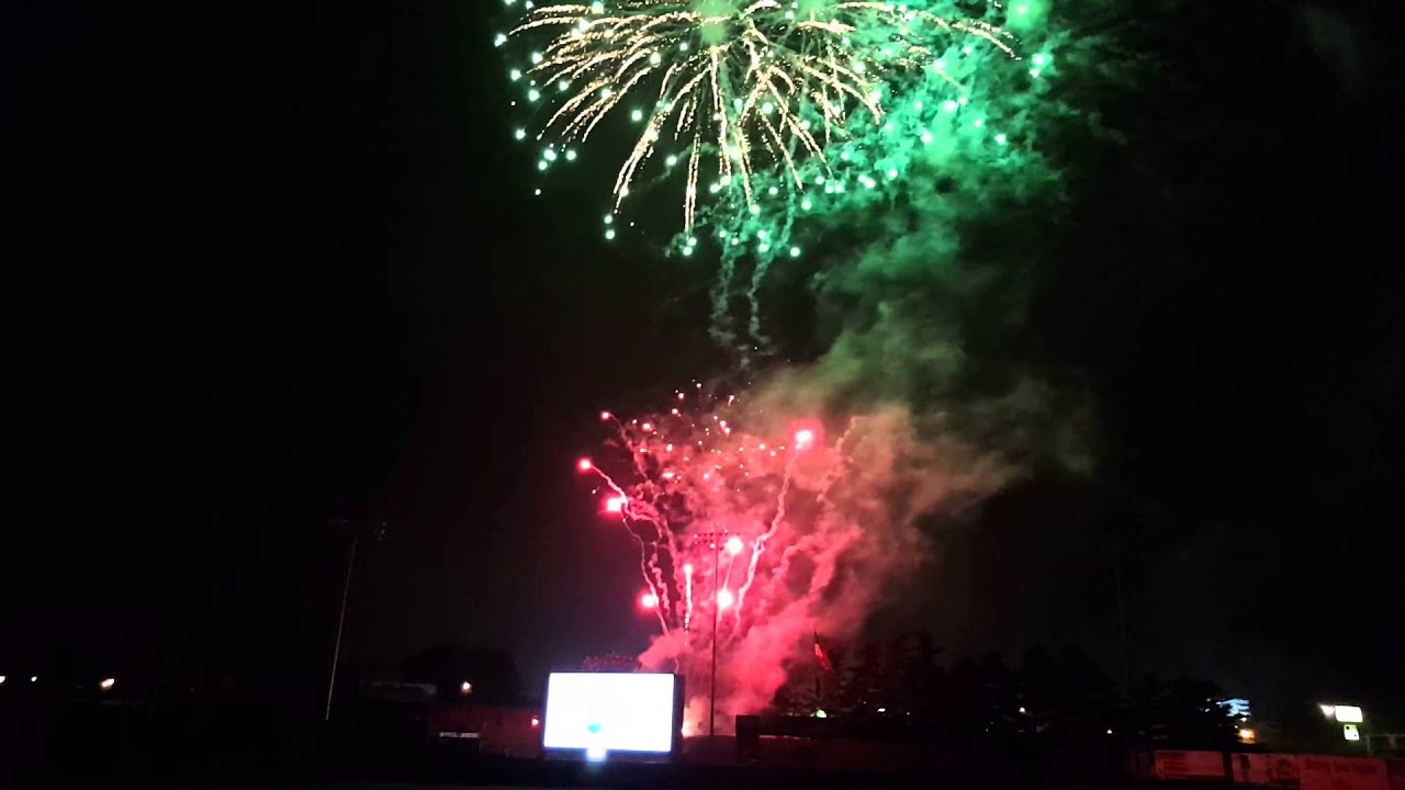 Reading fightin phills Maga blast 7 fireworks 9 12 - YouTube