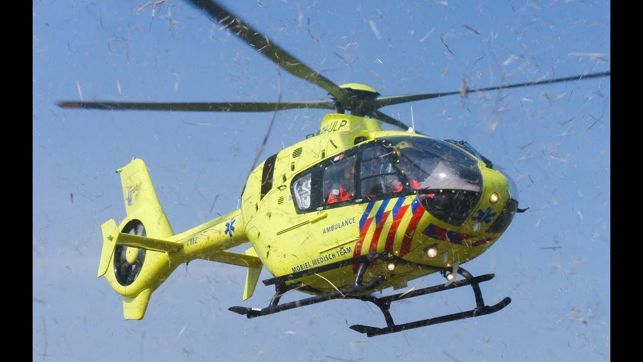Lifeliner 2 fly-by, landing en takeoff bij een opendag! - YouTube