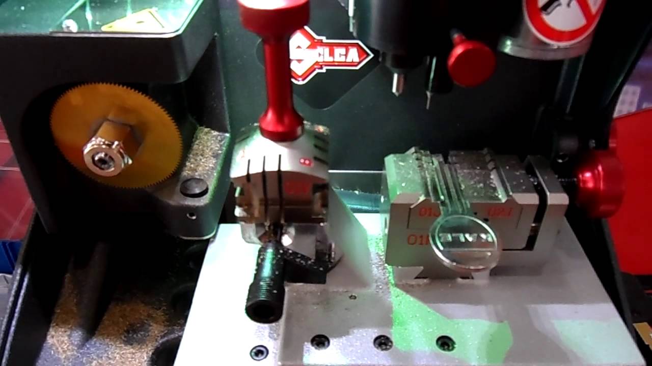 SILCA FUTURA CUT kale DIMPLE KEY - YouTube
