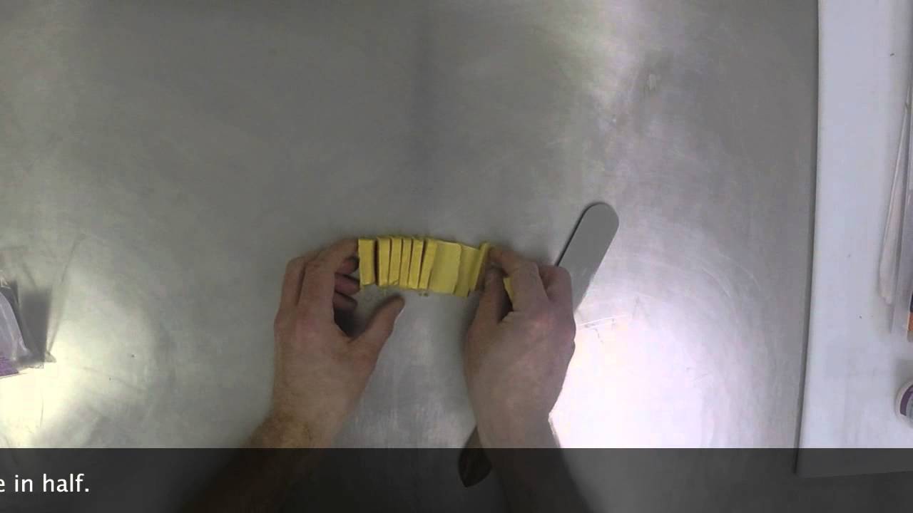 How to prepare modelling paste for Sugarcraft - YouTube