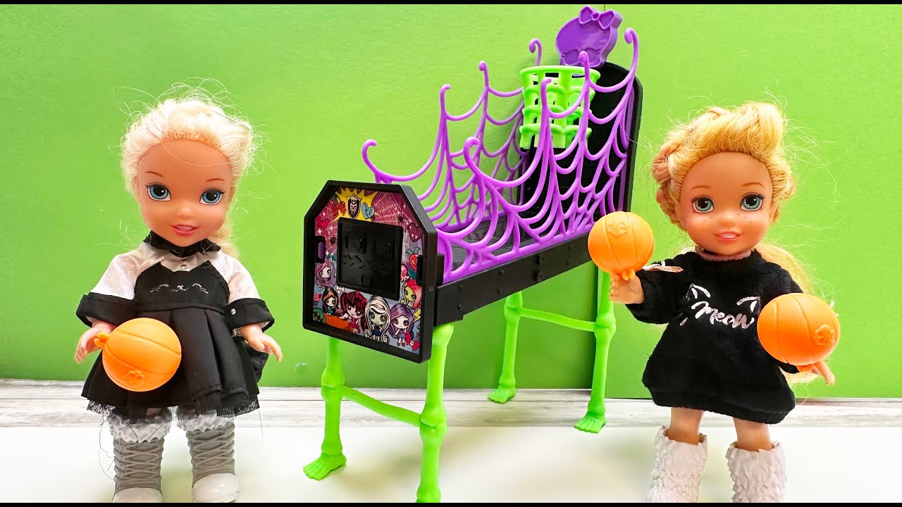 Elsa and Anna toddlers basketball game - YouTube