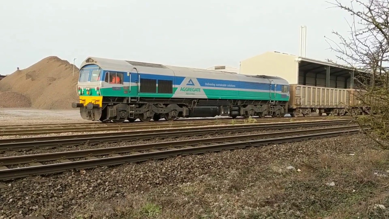 Aggregate Industries Class 59005 @ Newhaven Day Aggregates 2018 - YouTube