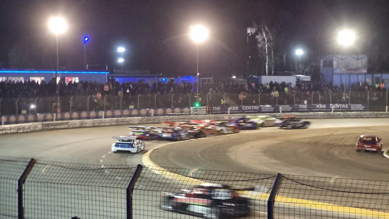 Practice race, bangers @ Ipswich Foxhall stadium. 26/02/2022 ...