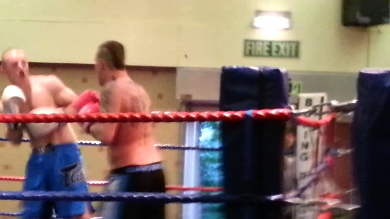 Mark Scott (Scotty) Boxing match. - YouTube