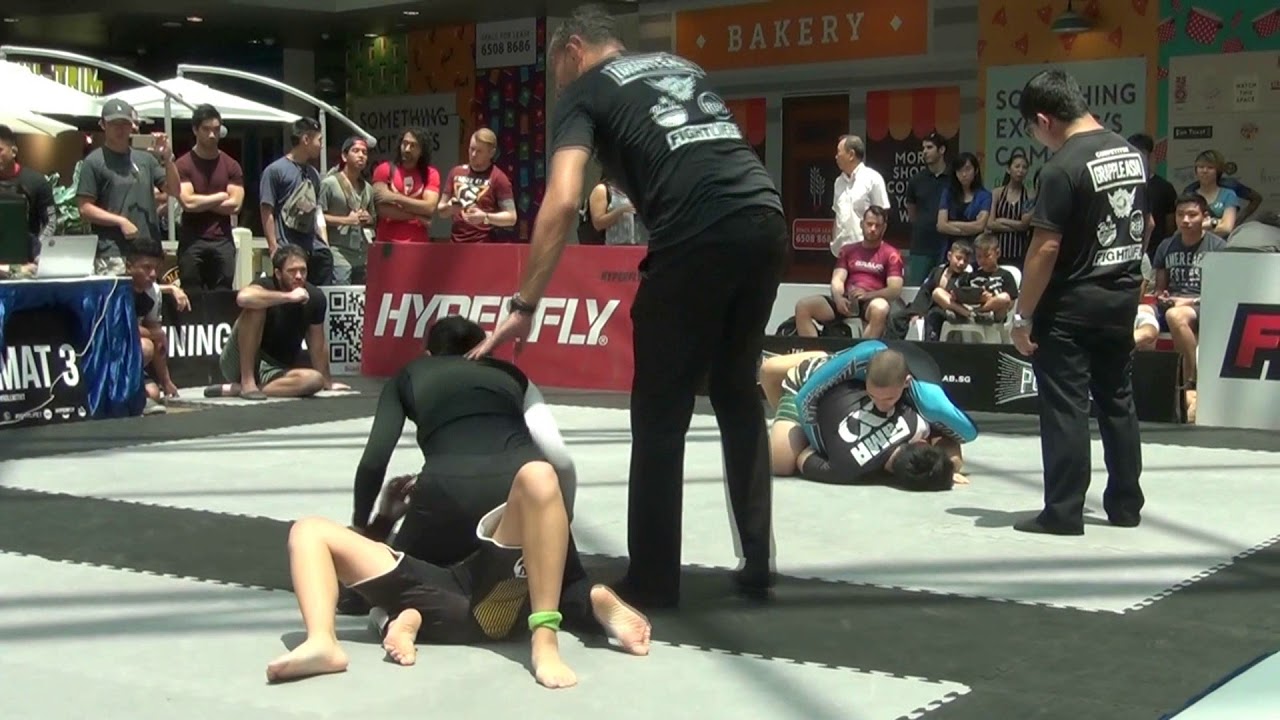 DUMAU Singapore Open 2017 - Shaqueme Rock vs Luke Kwan - YouTube