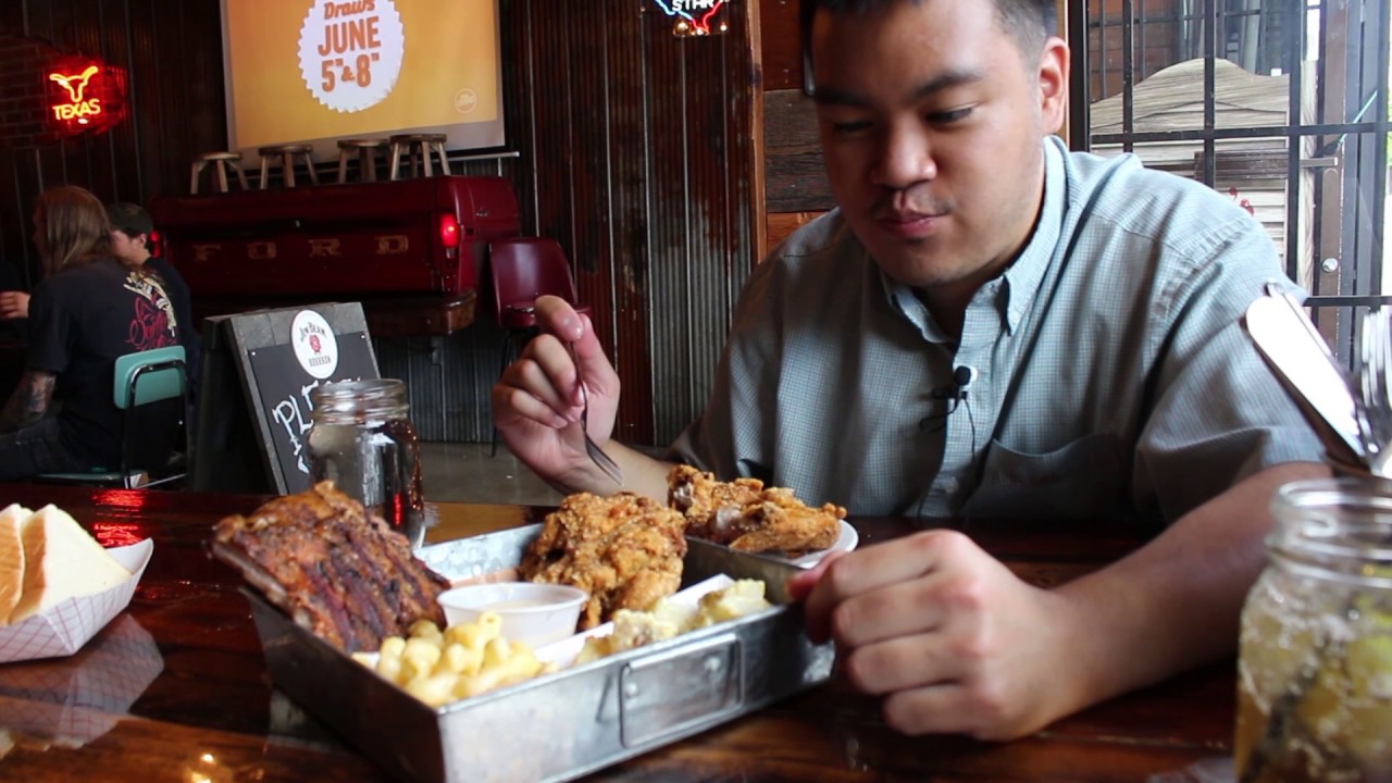 VanCity Food Crew: Dixie's BBQ (Texas style barbecue) - YouTube